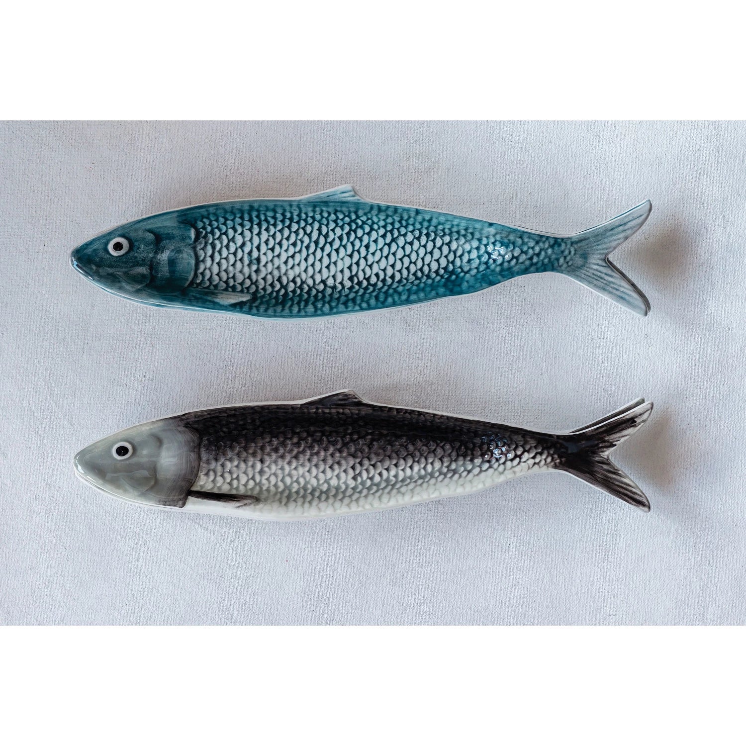 Hand-Painted Sardine Plate, 2 Colors – Prairie in Bloom