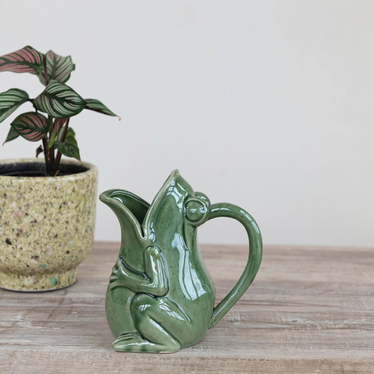 16 oz. Stoneware Frog Pitcher – Prairie in Bloom